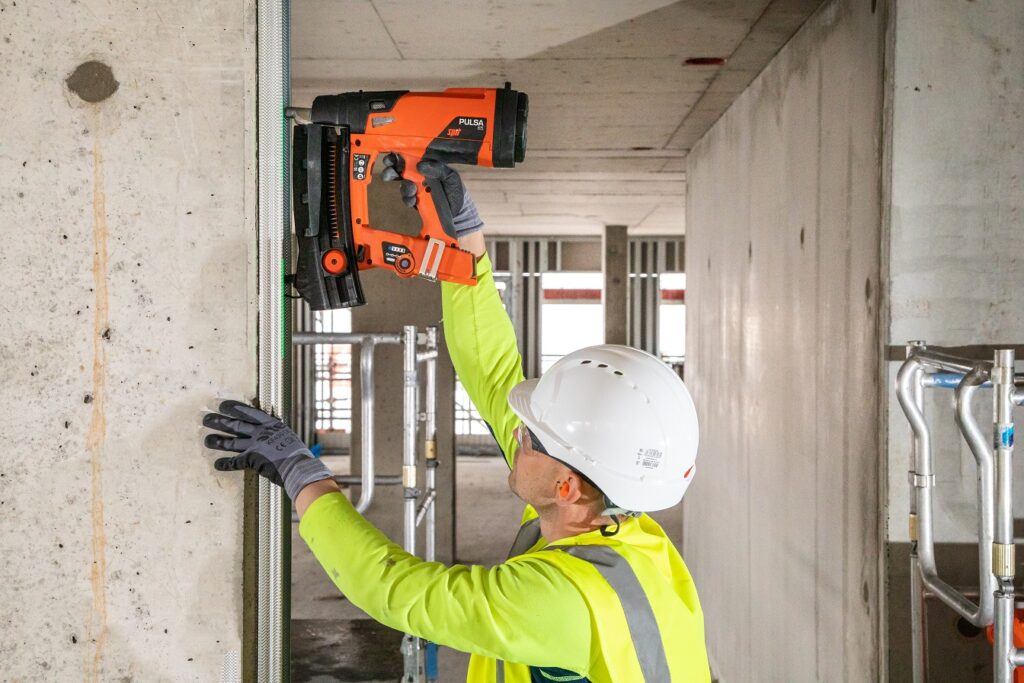 Nueva clavadora SPIT PULSA 65P | AD'IP Asociación Española